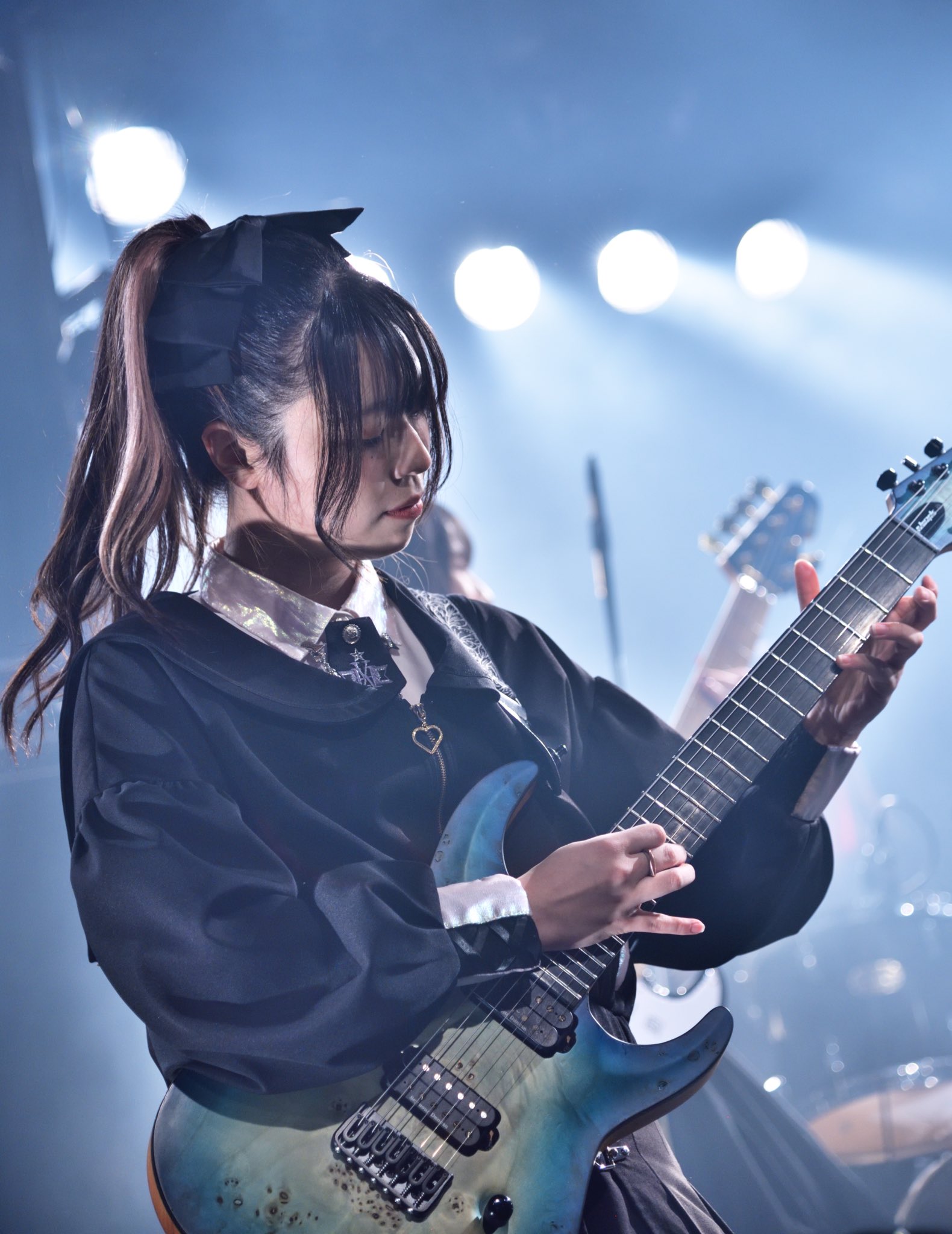 Guitarist Ayari - Top